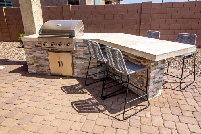 19 Stunning Pool and Outdoor Kitchen Ideas: Get Inspired