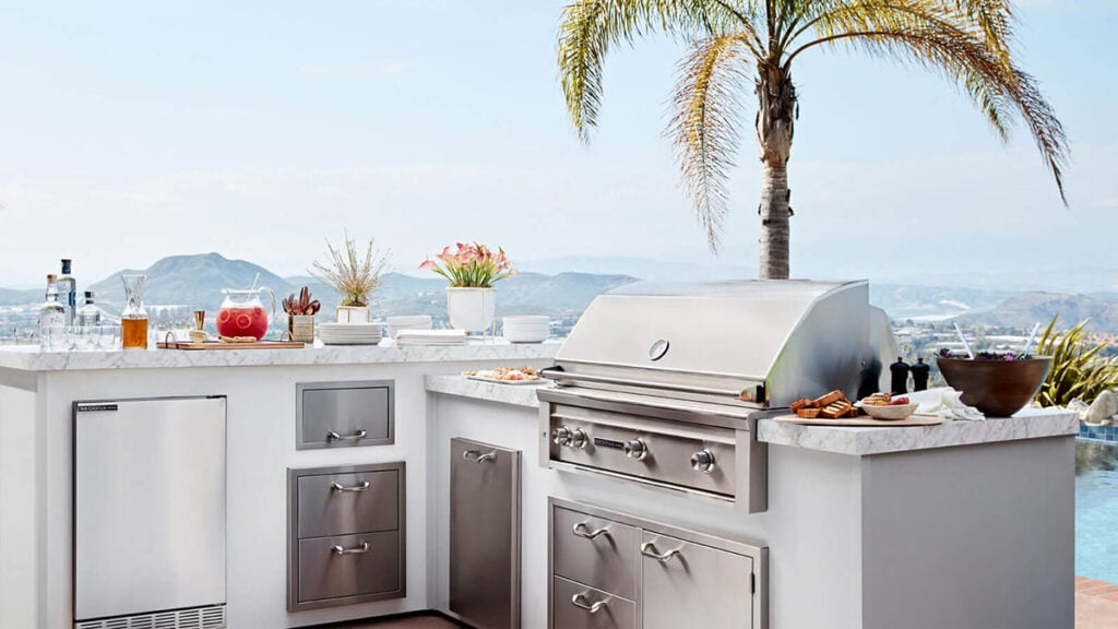 Lynx Outdoor Kitchen: 4 Important Points & Insider Tips