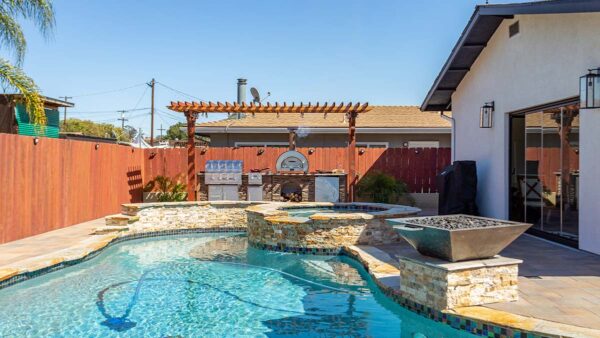 19 Stunning Pool and Outdoor Kitchen Ideas: Get Inspired