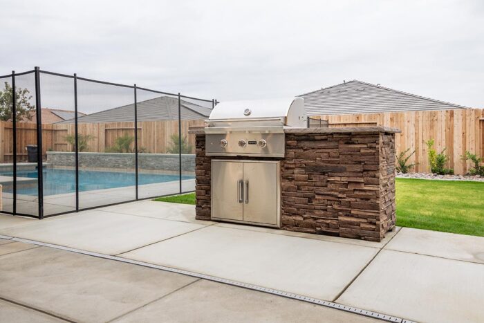 19 Stunning Pool and Outdoor Kitchen Ideas: Get Inspired