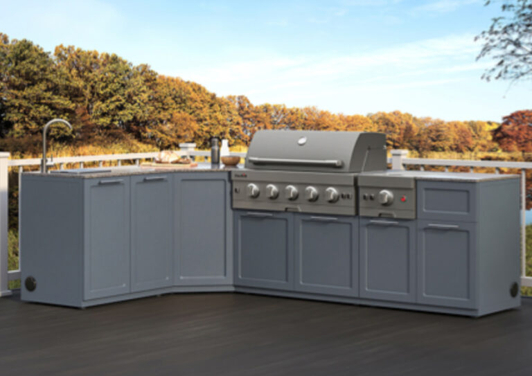 19 Stunning Pool and Outdoor Kitchen Ideas: Get Inspired