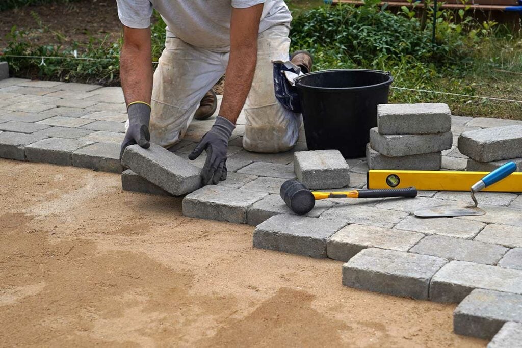 Modern Backyard Design: 11 Practical Tips & Best Modern Materials