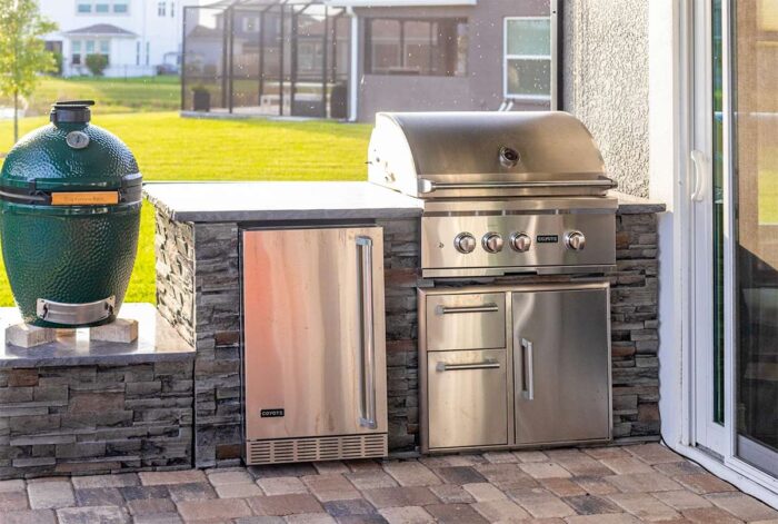 Outdoor Kitchen Doors: Types, Best Materials, and Top 4 Recommendations