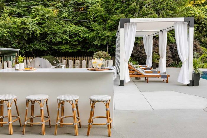 Outdoor Bar: 30 Creative Ideas for Entertaining