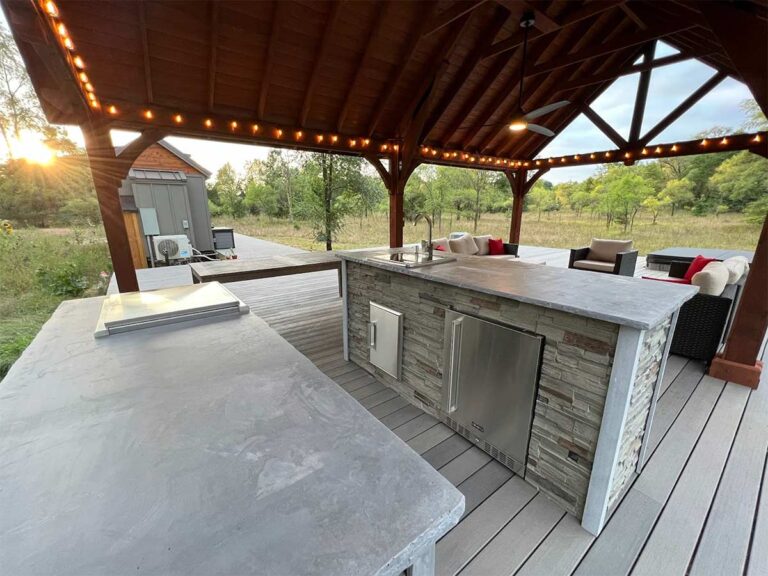 Outdoor Bar Lights: Best Fixtures to Consider & 7 Illuminating Ideas