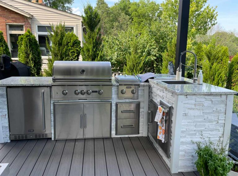 Outdoor Bar on Deck: Expert Recommendations for Installation & 10 ...