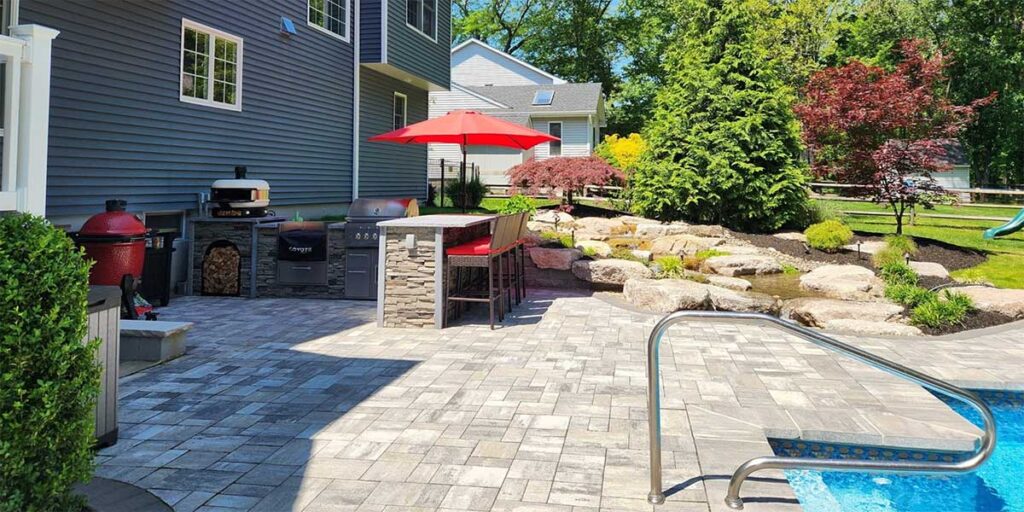 7 Picturesque Outdoor Pool Bar Ideas & Best Design Tips