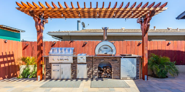 Covered Outdoor Kitchen: 15 Stunning Ideas & How to Choose - RTA ...