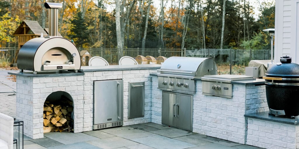 L Shaped Outdoor Kitchen - 3 Reasons to Choose this Layout