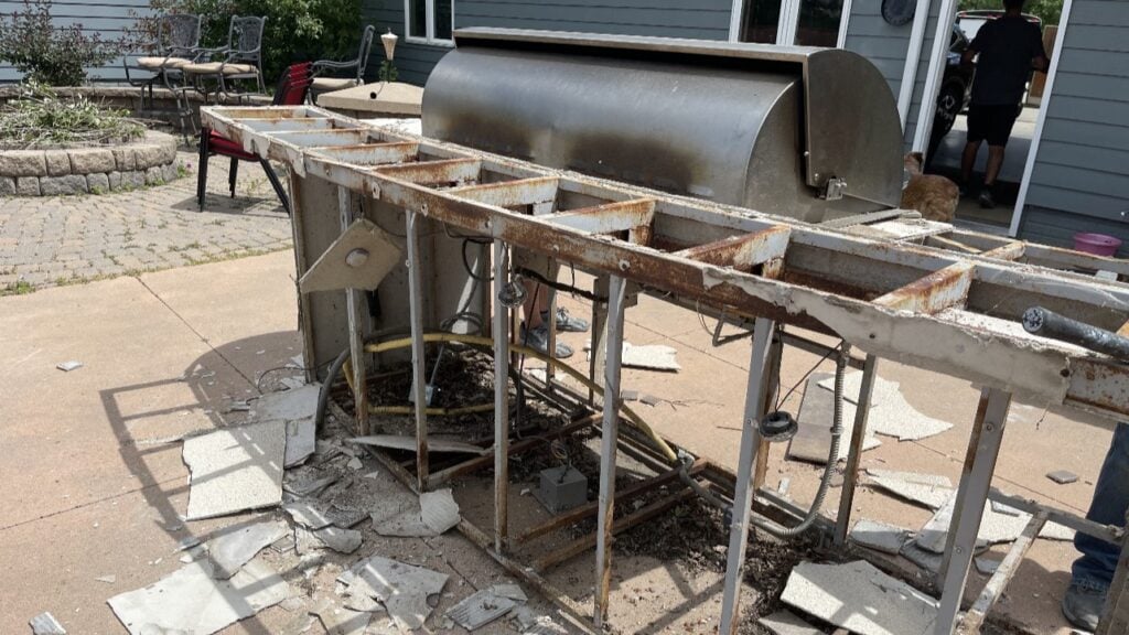 Outdoor Kitchen Wisconsin: Is it Worth it? 3 Essential Points to Consider